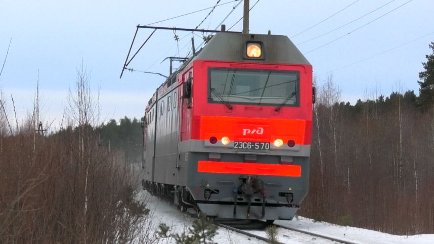 "Баян" 2ЭС6-570 "Синара" с грузовым поездом