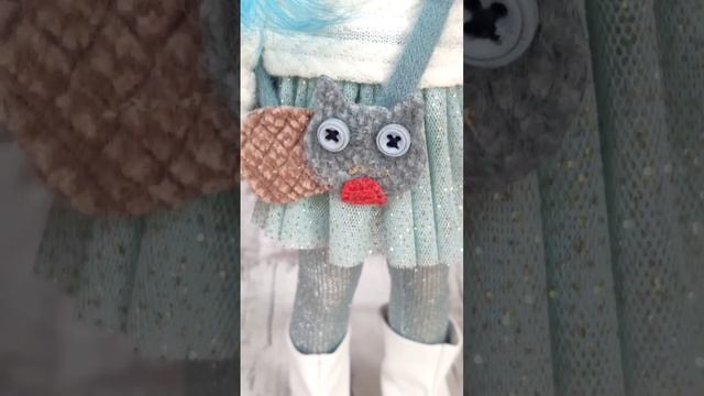 Paola Reina Ньевес - испанская кукла с голубыми волосами.