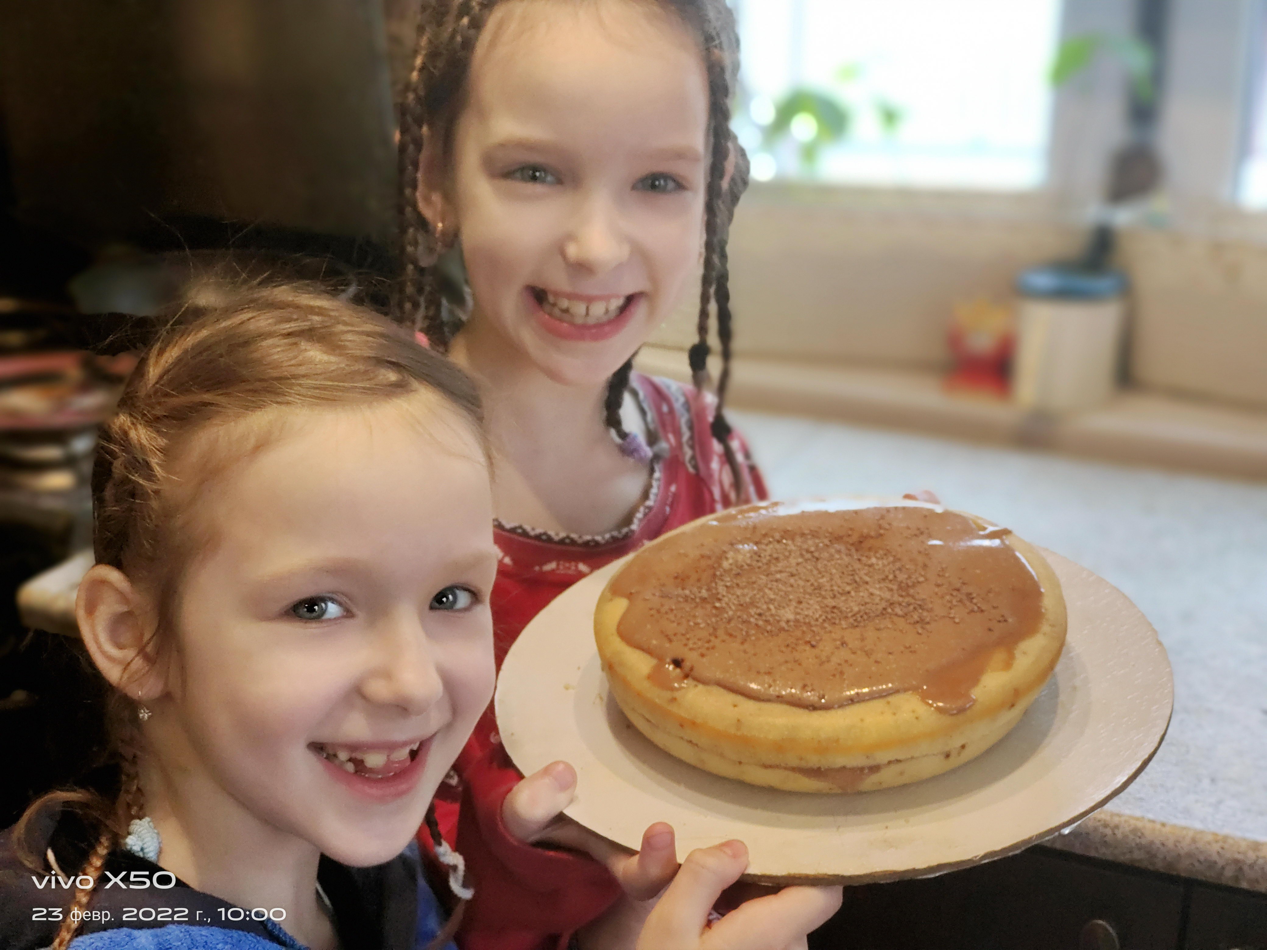 Я готовлю. Пирог манник на кефире. #яготовлю #манникнакефире #манниквмультиварке #4Д #четыредевочки