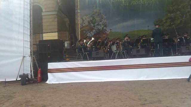 09.05.2014г День Победы. Концерт в Михайловском саду. 20140509_122409.mp4