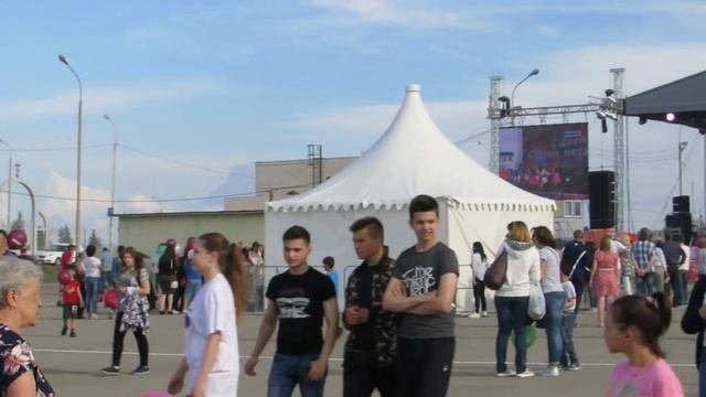 День Города. Народ собирается. Магнитогорск 2018Г.