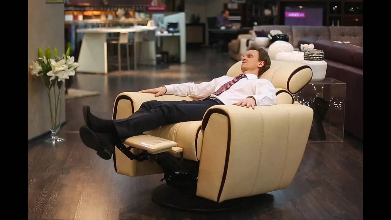 Кресло реклайнер с сенсорным управлением и встроенной аккумуляторной батареей