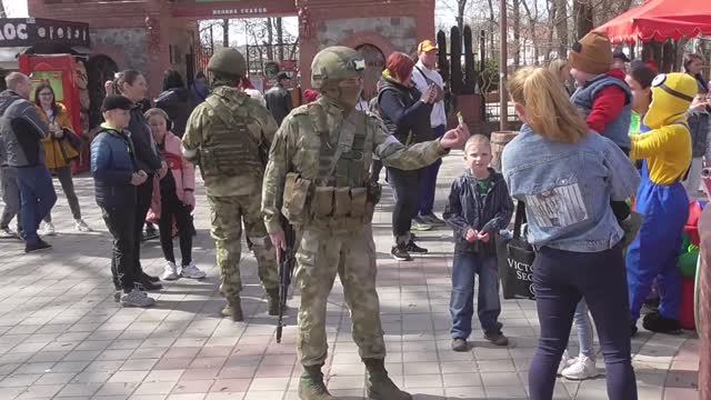 Мелитополь и Мариуполь. Два города две судьбы. Сделай правильный выбор !!! Это должны увидеть все!