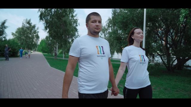 Поздравления Екатеринбургу от Виктории и Евгения