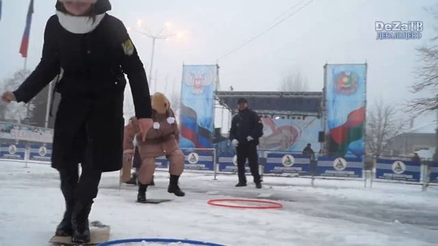 В городе Дебальцево состоялось молодёжно-патриотическое мероприятие _Ёлка собирает друзей_.mp4