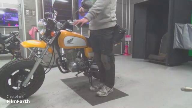 Мотоцикл naked bike нэйкед Honda APE 50 рама AC16 minibike мини-байк гв 2006 пробег 3 750 км желтый