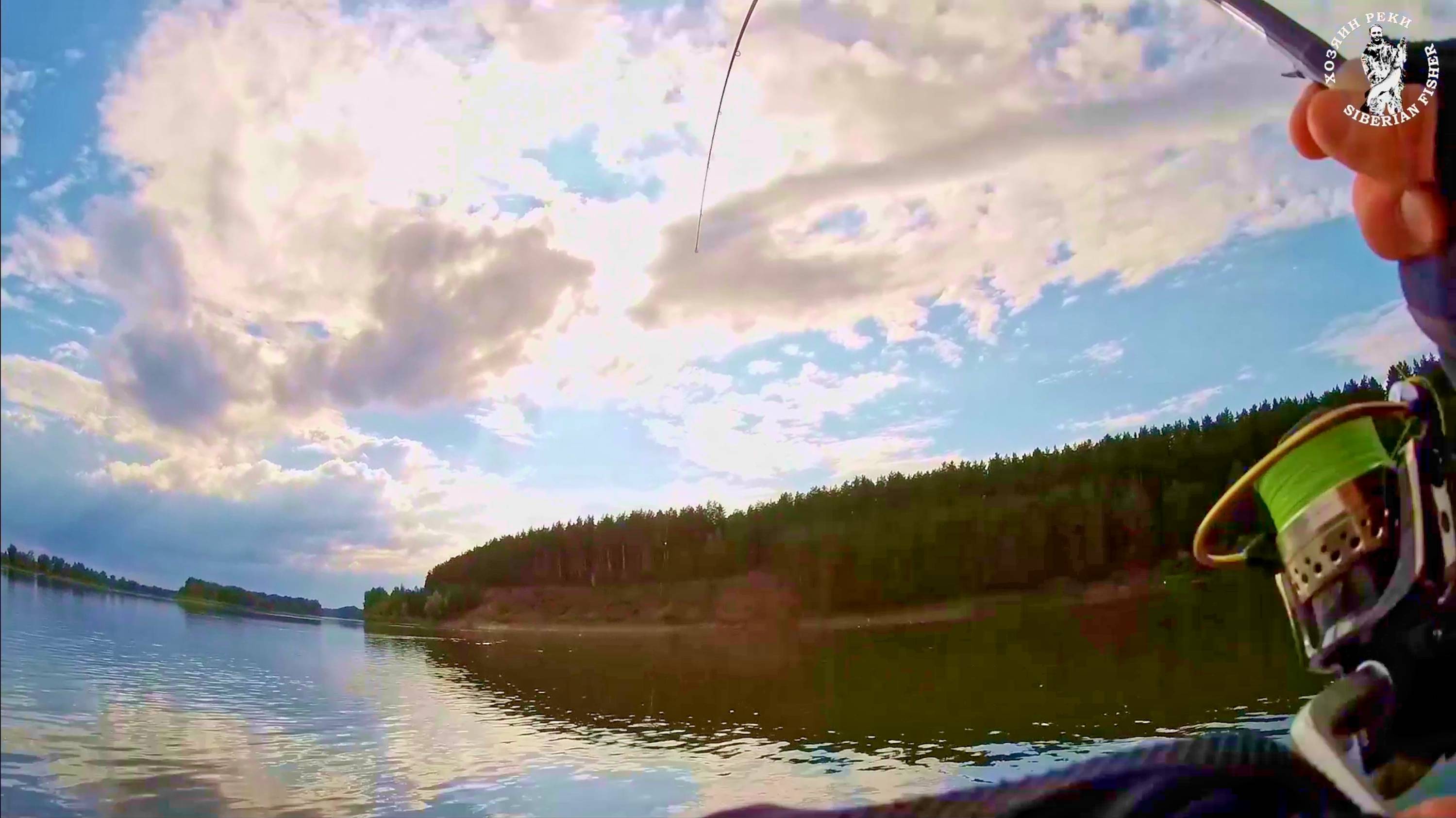 ВЫШЕЛ СО СПИННИНГОМ НА КАМЕНИСТУЮ КОСУ СО СВАЛОМ В ГЛУБОКУЮ ЯМУ