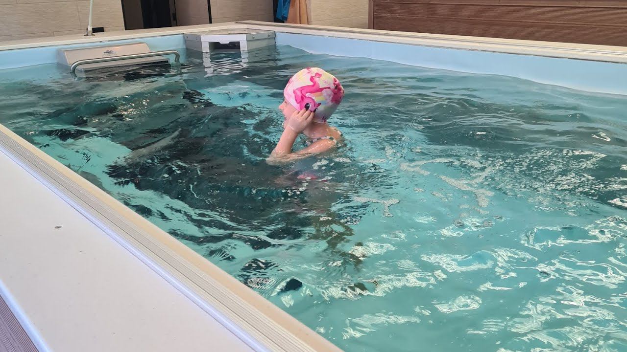 Я люблю плавать и нырять. Моя первая тренеровка в Water House на Луначарского.