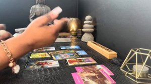 AQUARIUS • THIS READING ALMOST MADE ME CRY…ALL THEY WANT TO DO IS LOVE ON YOU! • LOVE READ MID FEB