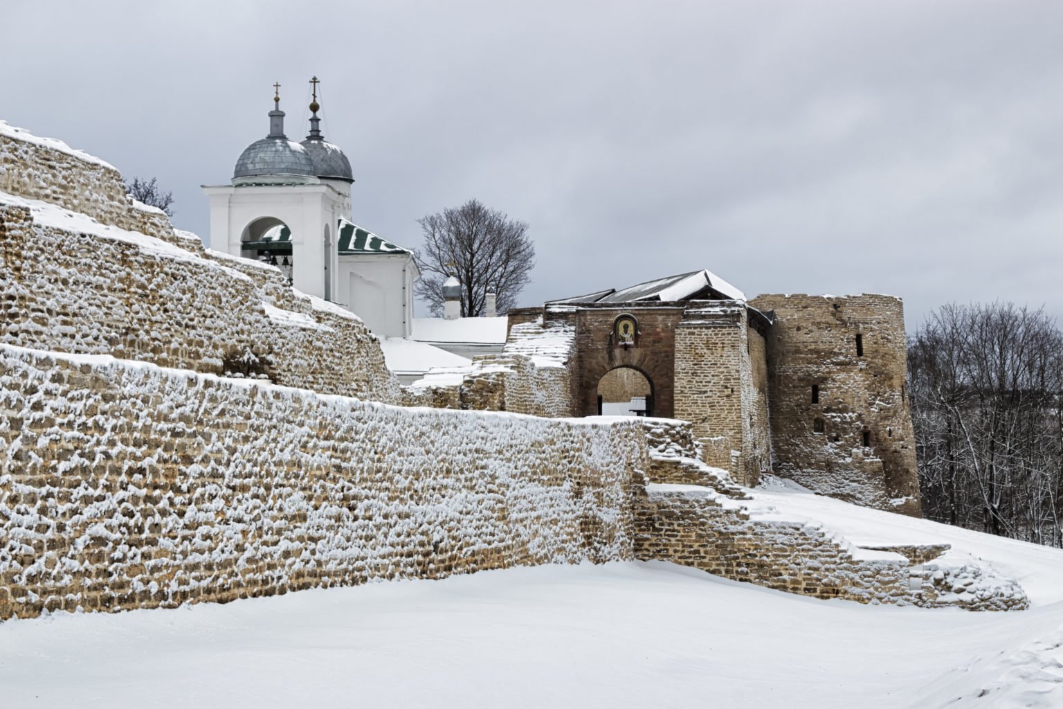 Изборская крепость и Словенские ключи. Неприступная твердыня 14 века.