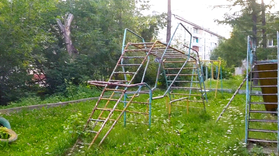 Детская площадка из прошлого! Ностальгия ❤️