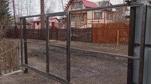 Откатные ворота Красноярск, каркас с калиткой 4 метра.