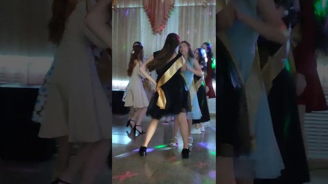 Танцы гëрл