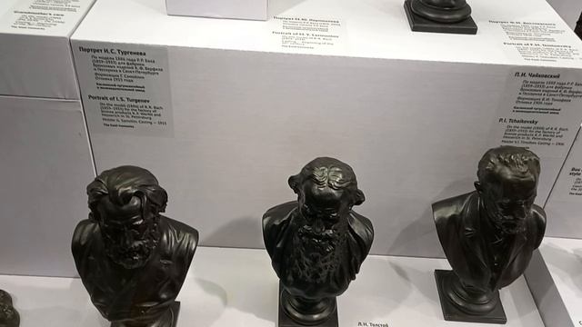 ЕМИИ: Каслинский чугун, павильон и живая музыка