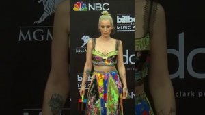 2019 Red Carpet Music Awards Super Star Fashion Show (45)