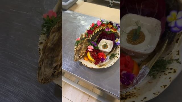 ПРАЗДНИЧНАЯ ОСЕТРИНА.КРАСИВОЕ ОФОРМЛЕНИЕ РЫБЫ.ПОДАЧА ОСЕТРИНЫ ЦЕЛИКОМ