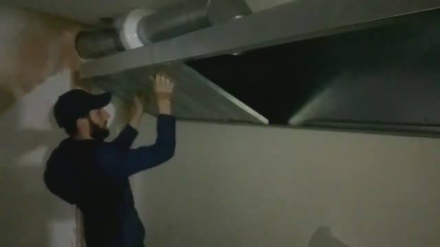 Вытяжной зонт . Установка жироуловителя.