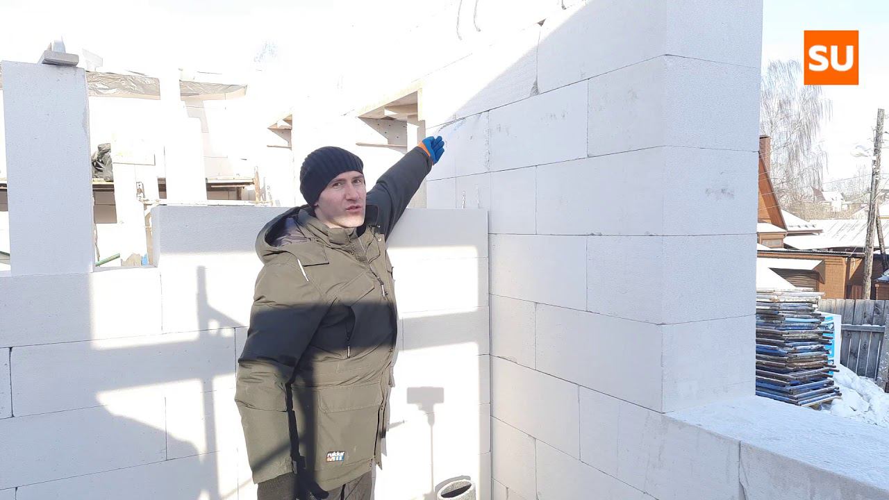 Связь внешних и внутренних стен из газобетона в доме Сумароково