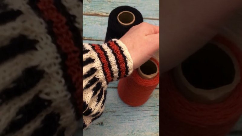 Манжет на жаккардовой кофточке связан