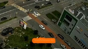 Необычное ДТП  в Кудрово в Ленинградской области.  Toyota RAV4 перевернулась на ровном месте
