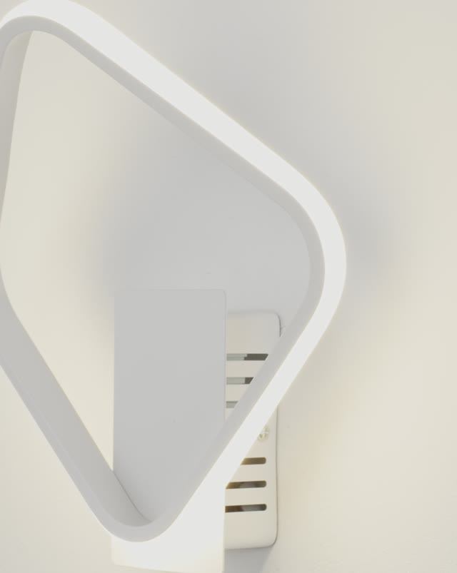 Настенный светильник Moderli V2700-WL Vivienne