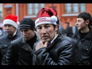 ЛИБЕРАЛЫ ПРЕДАТЕЛИ ЗАСЕЛЯЮ НАШУ РОССИЮ ЭМИГРАНТАМИ.