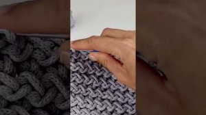 Объемный и просто узор крючком