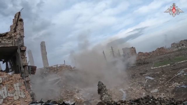Кадры боевой работы танков  Т-72Б3 России
