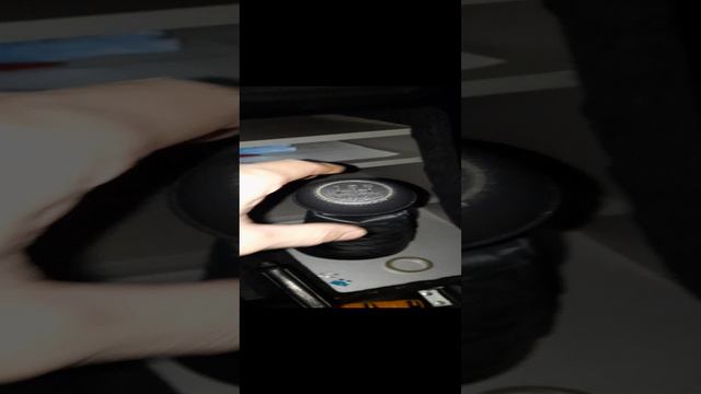 Жужжит)))
