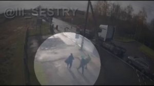 Собчак бежит через границу