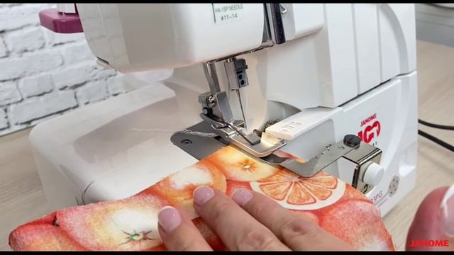 Демонстрация приспособлениz для сборок на оверлоке Janome 793PG