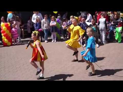 Аня, Арина и Лиза "Радуга желаний". Выступление на празднике "Краски детства". Тула, 2 июня 2018.