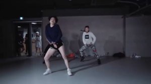 Hyojin Choi/ 1 Thing - Amerie