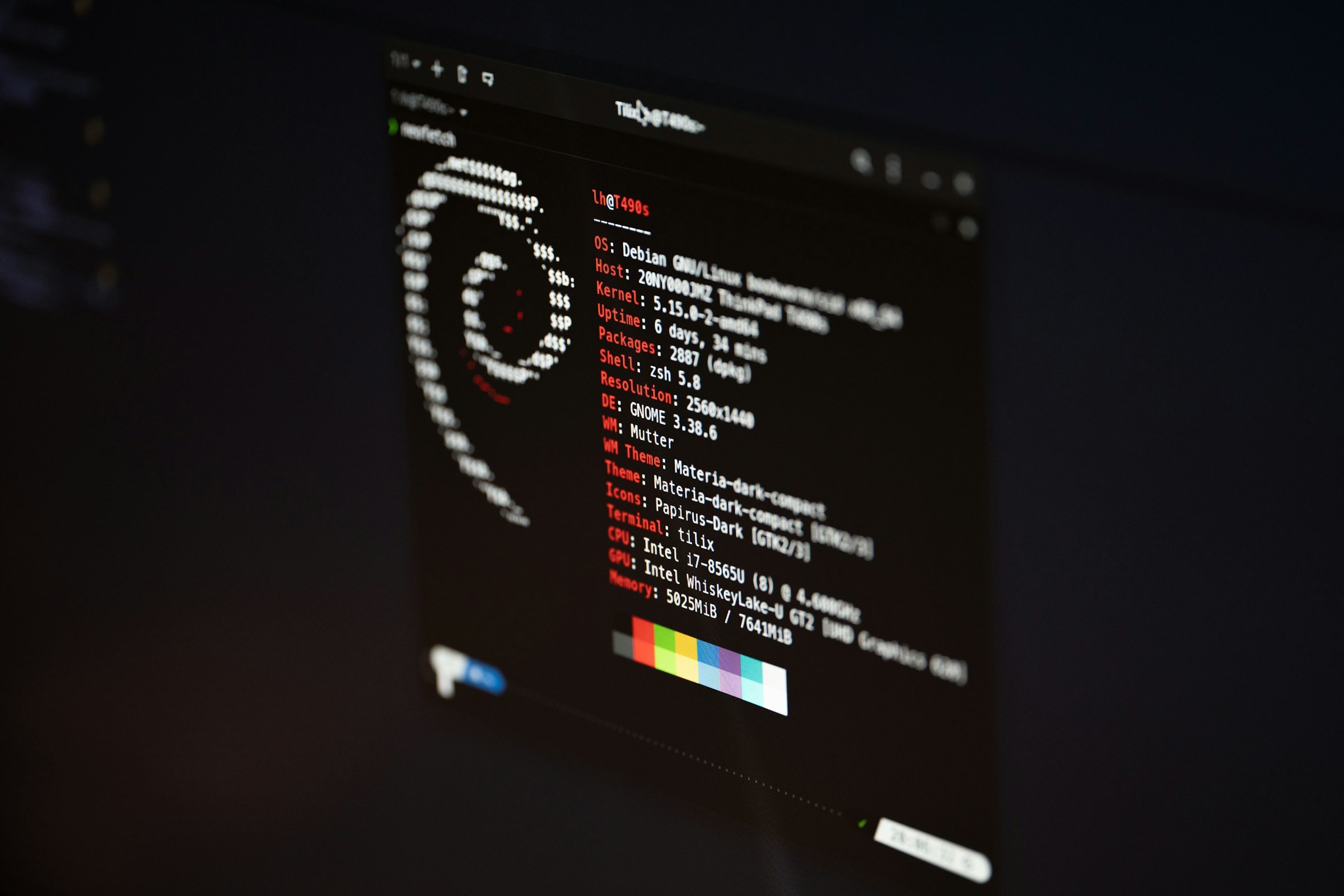 Обзор на Debian 12