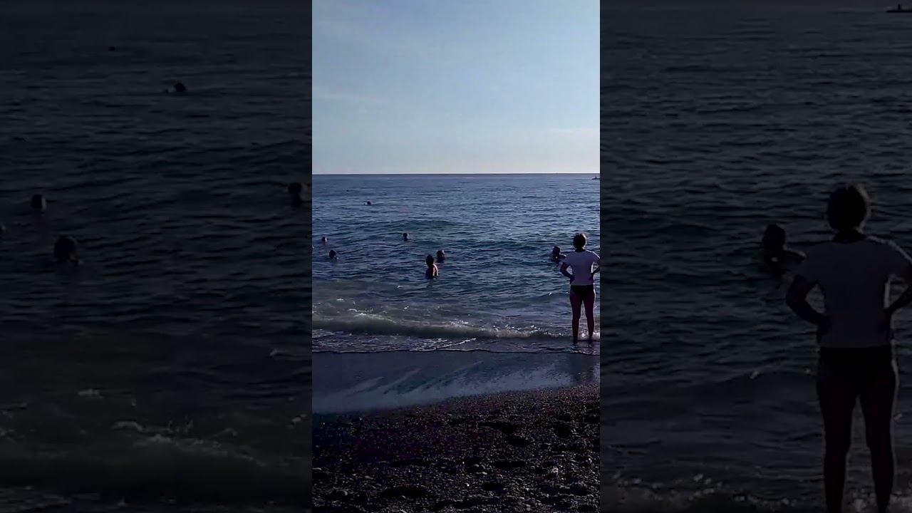 Пляж Чайка на закате. Адлер