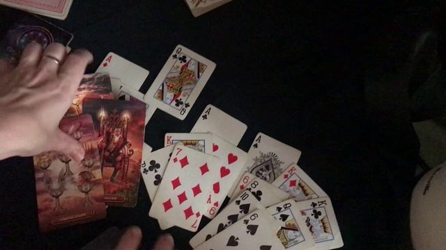 Гадание онлайн. Дама Крестовая  Что ждет во всех сферах жизни Даму. Во благо)
