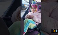 Вика милашка строит глазки в костюме кугуруми.