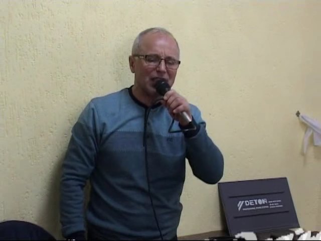 Поет Сергей Олейников