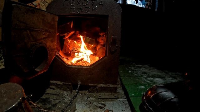 КАК ТАМ МОЯ ИЗБУШКА? РЫБАЛКА ! НА СНЕГОХОДЕ НА РЫБАЛКУ ЗА НАЛИМОМ! НОЧЬ В ИЗБУШКЕ В МОРОЗ..