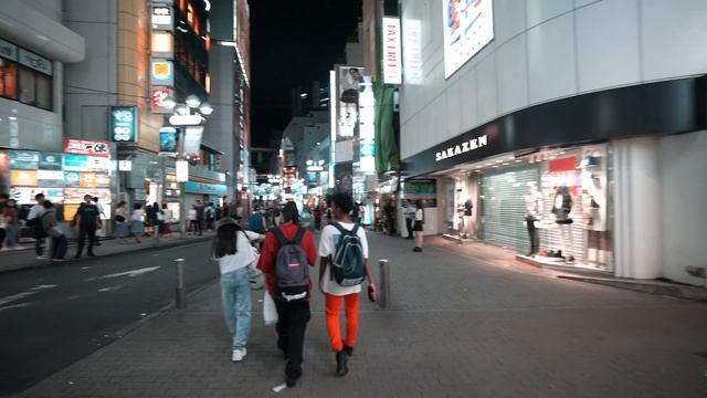 Walking Shibuya Crossing at Night, Binaural City Sounds in Tokyo  4k