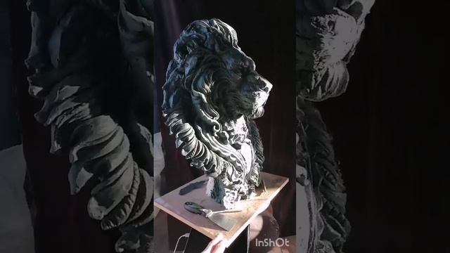 Работа над скульптурой льва. Лепка модели из пластилина.
