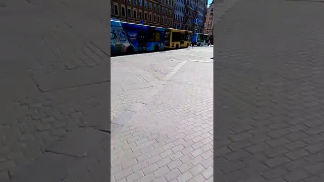 Санкт-Петербург. Сенная площадь. Лежат штабелями).mp4