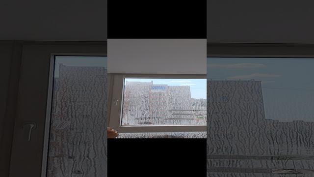 Как можно установить скрытые карнизы в натяжной потолок на кухне и на балконе