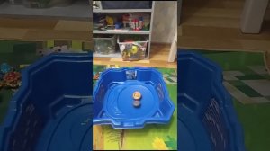 Блейд 4 сезона .игра.видео обзор.
Beyblade Burst