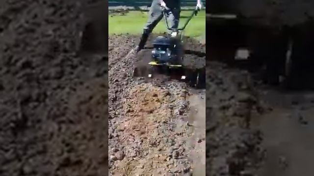 Вспашка земли культиватором Хутер 5.5.mp4