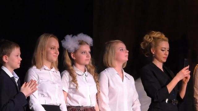 ДК Выборгский Спектакль Девочка и Апрель Маргарита Борисова СПБ.mp4
