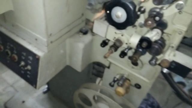 Заброшенная киноаппаратная в клубе 23КПК-2 часть 8.mp4