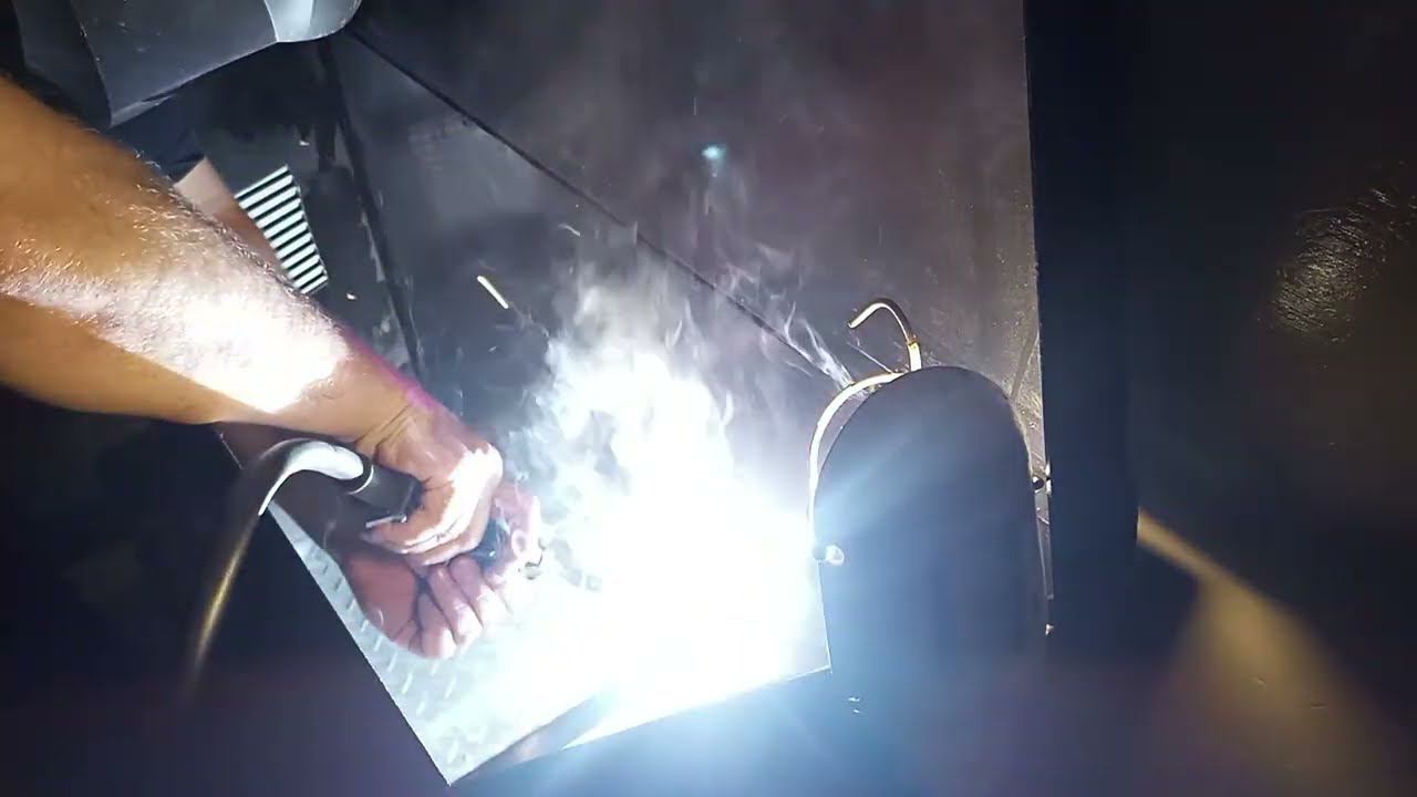 Божественная сварка крепления газового баллона.