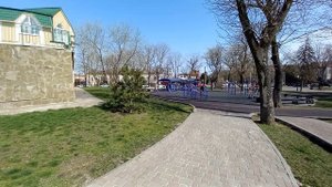 Отдых в Ейске на Азовском море . Никольский парк .
