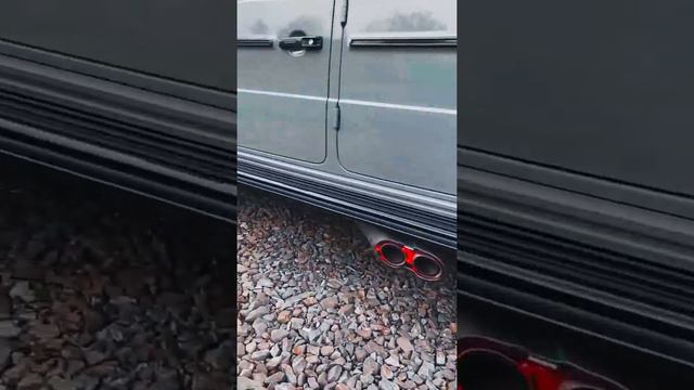 MERCEDES BRABUS G-900 ROCKET .